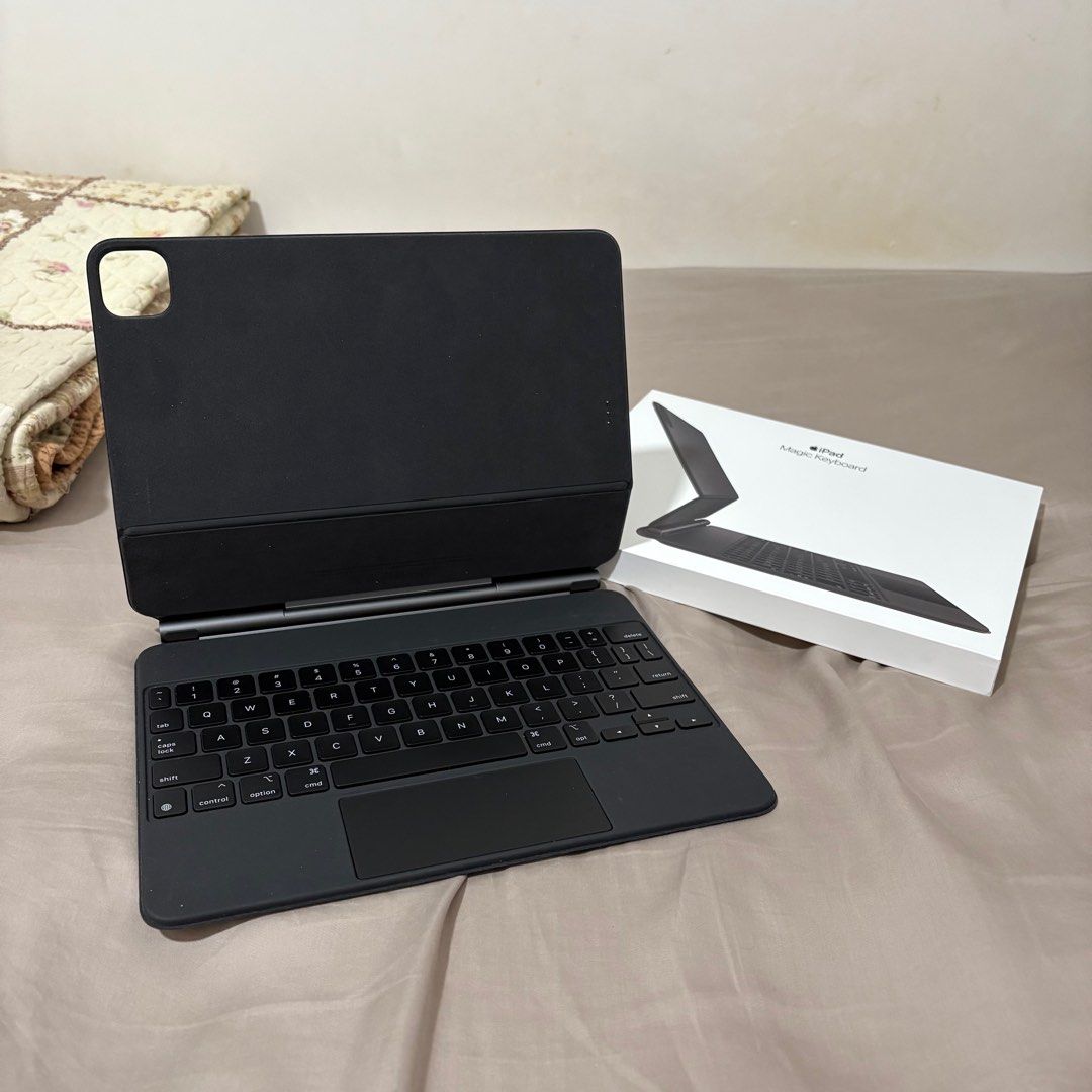 Apple Magic Keyboard - iPad 11" Black, Computers & Tech, Parts ...