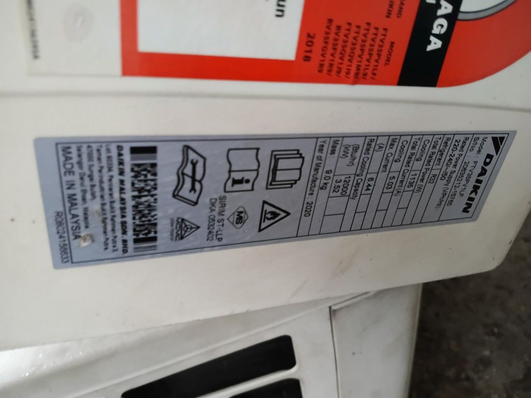 Daikin 1.5hp air cond r32 like new, TV & Home Appliances, Air ...