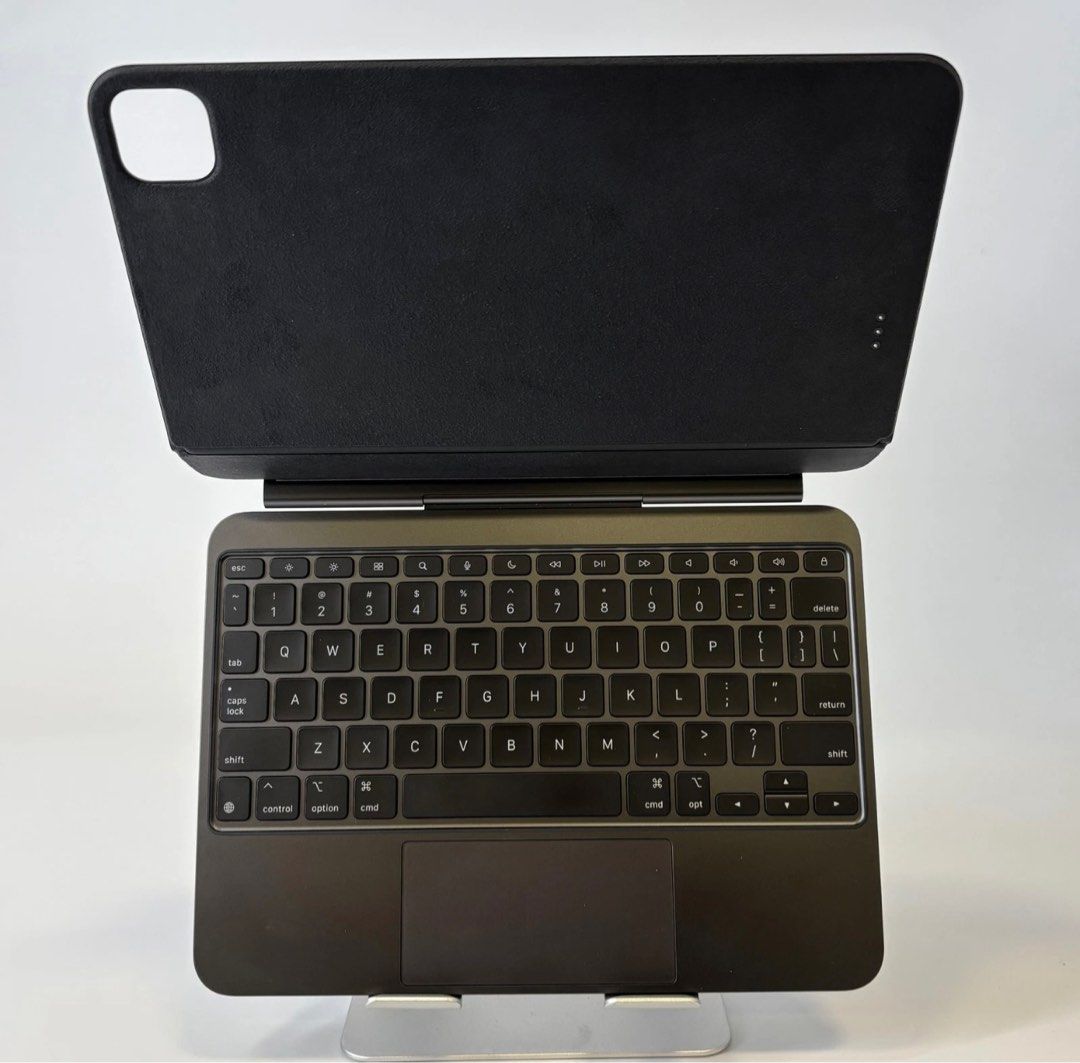 [Free delivery] iPad Pro m4 m5 13” Magic Keyboard, Computers & Tech ...