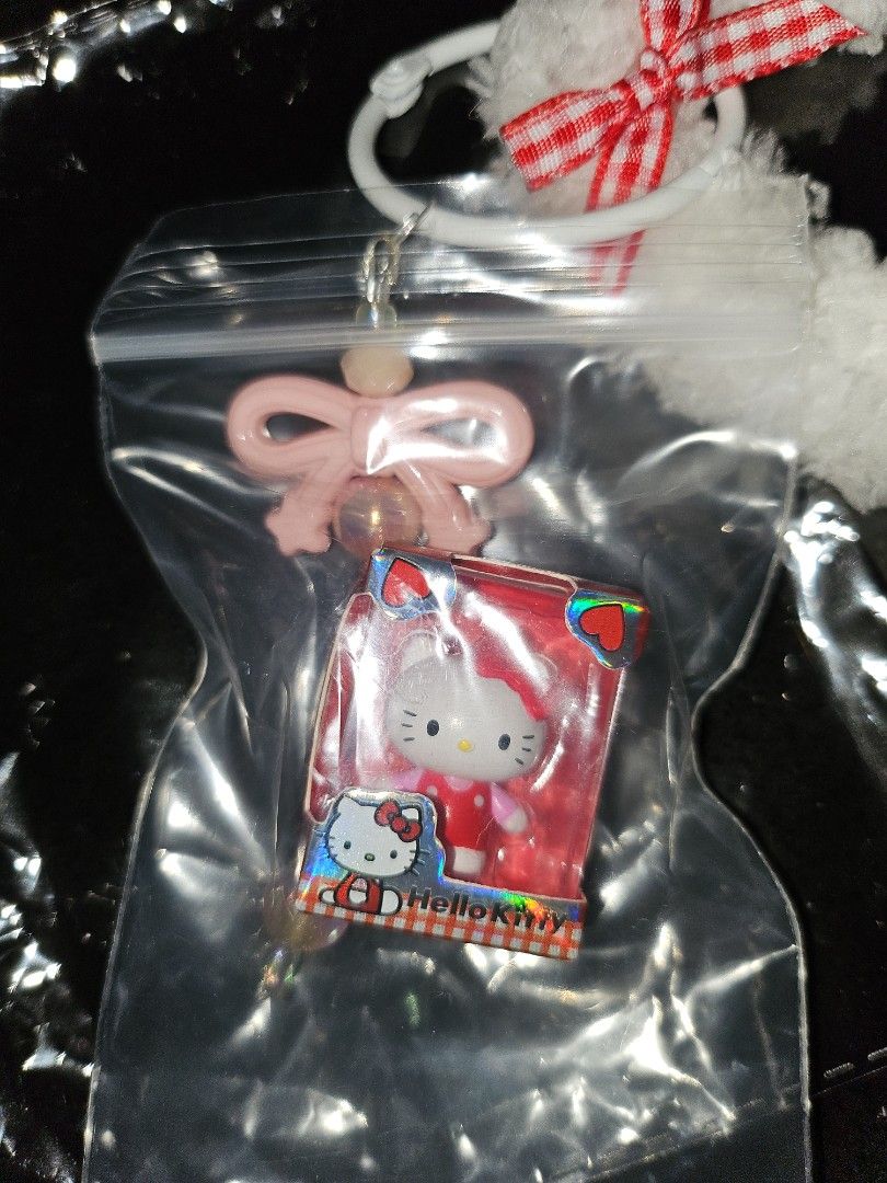 HELLO KITTY MINI BOX HP WRISLET., Hobbies & Toys, Toys & Games on Carousell