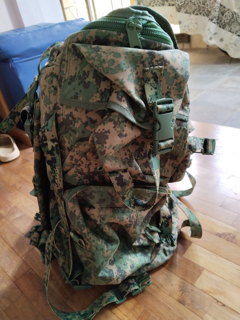 SAF Field Pack Modular Pouches Pixelised, Men's Fashion, Bags ...