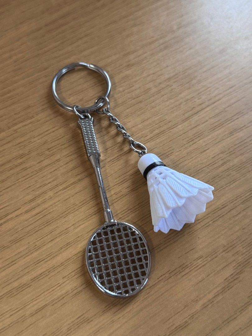 badminton keychain - racket & shuttlecock, Hobbies & Toys, Toys & Games ...