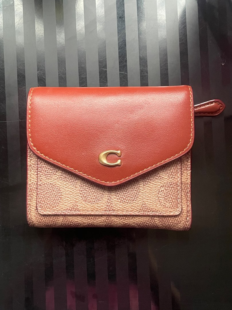 Coach Signature Small Wallet, Women's Fashion, Bags & Wallets, Wallets ...