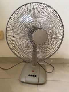 16 inch KDK Table Fan, Furniture & Home Living, Lighting & Fans, Fans ...