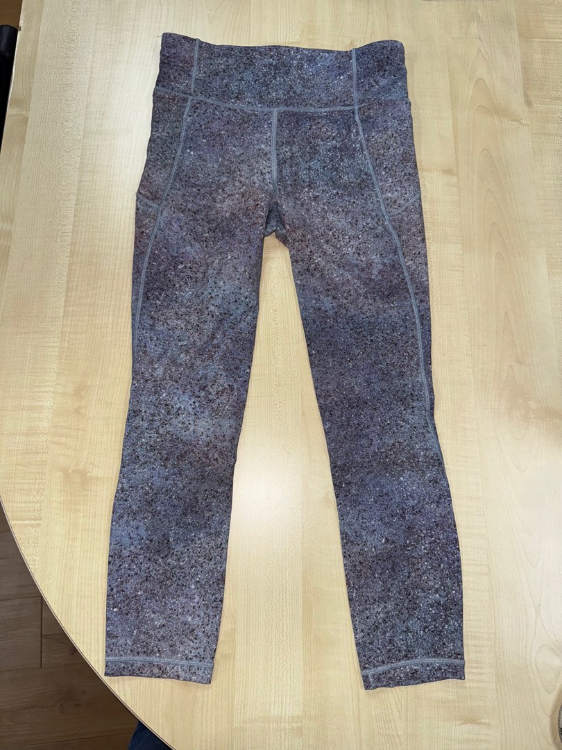Lululemon Final Lap Crop 23" (6), Women's Fashion, Activewear on Carousell