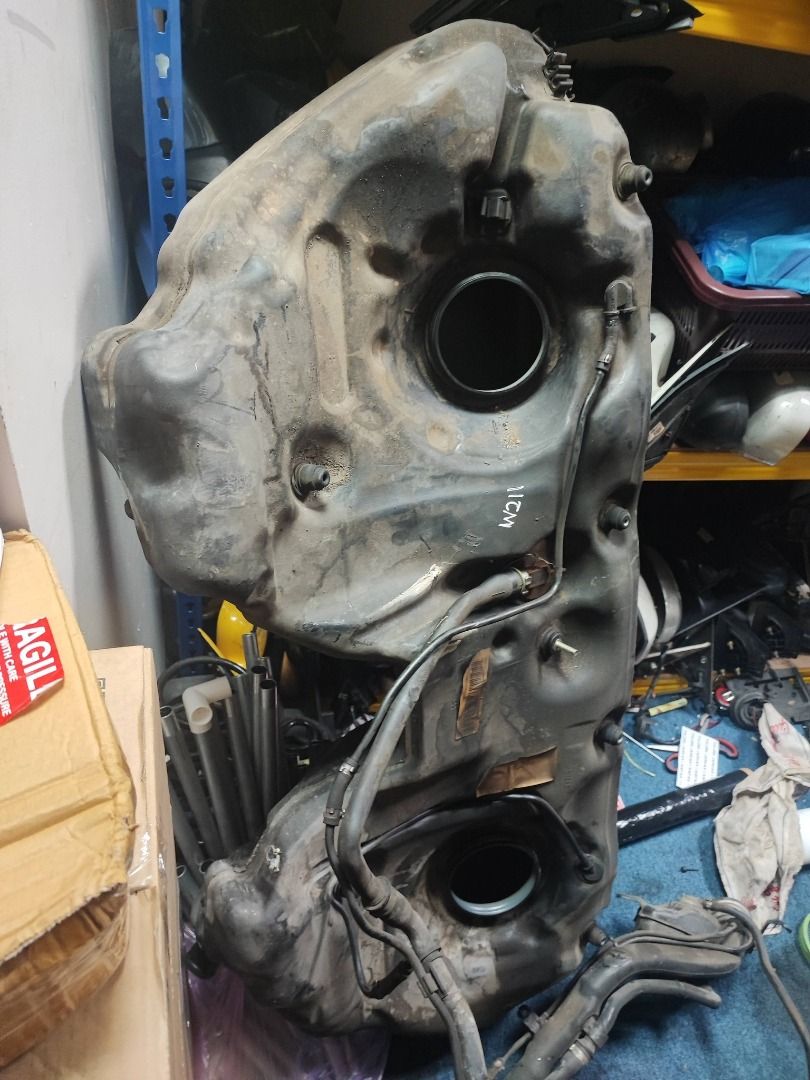 Mercedes Benz W211 Fuel Tank, Auto Accessories on Carousell
