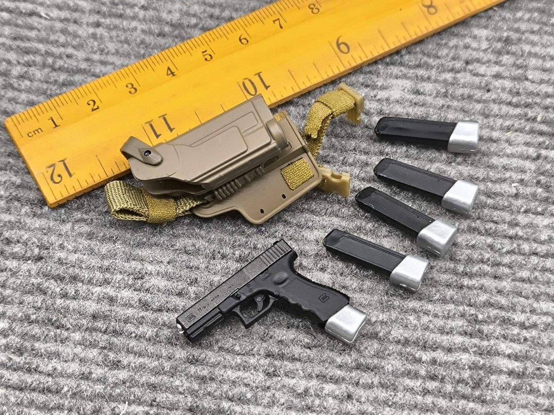 MINITIMES 048 US Army Special Forces - G17 Set, Hobbies & Toys, Toys ...
