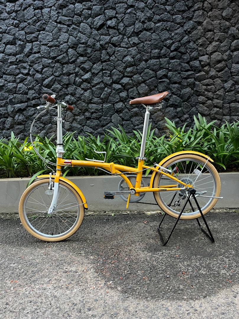 Sepeda lipat london taxi YELLOW GLOSSY !!!, Olah Raga, Sepeda di Carousell