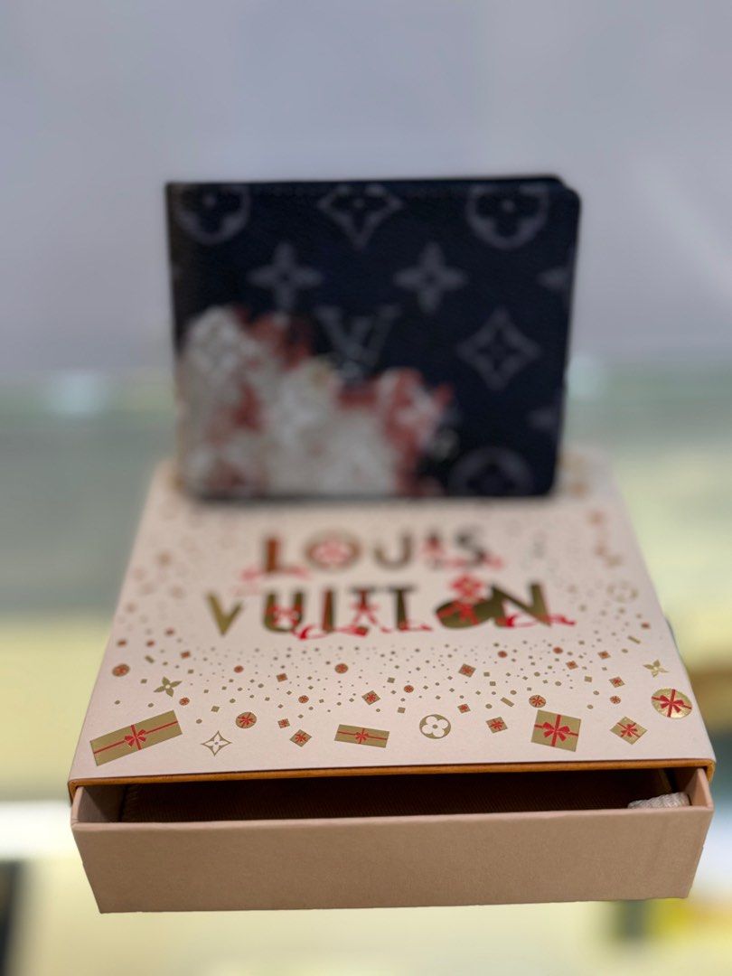 💯 Louis Vuitton Multiple Wallet in the Monogram Bleach coated canvas ...