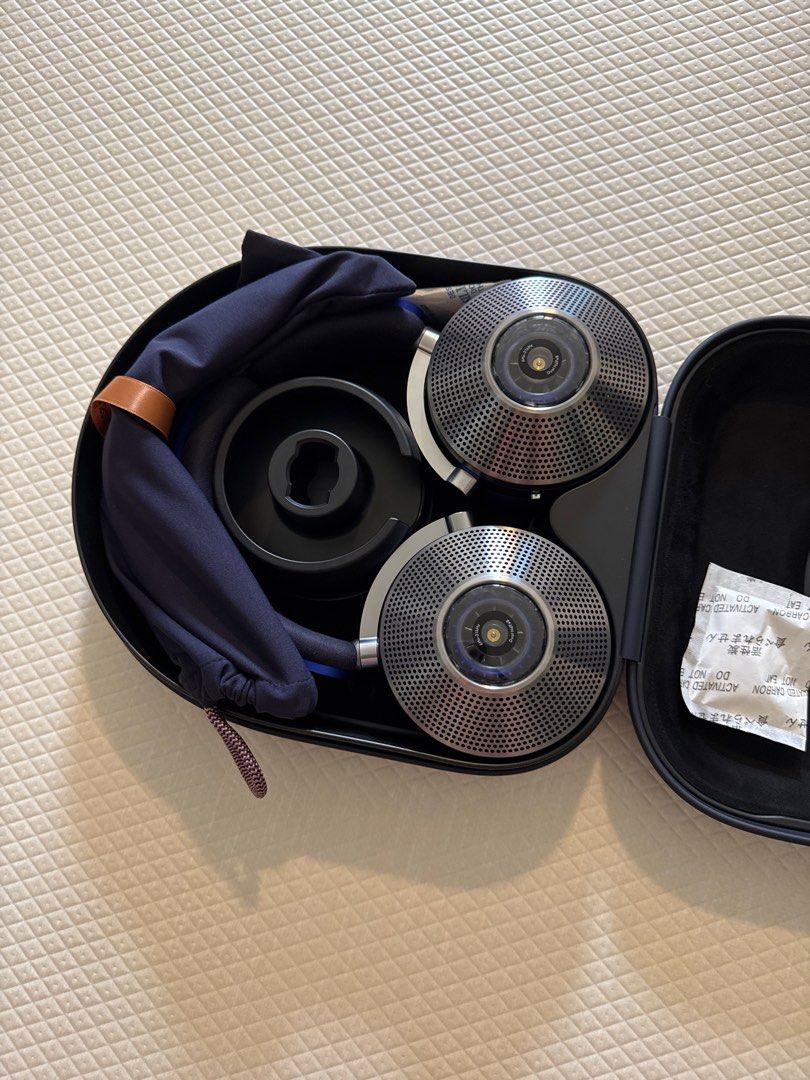 Dyson Zone Noise-Cancelling Headphones with air purifier, Audio ...