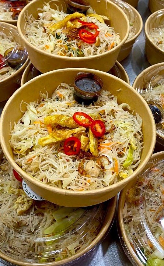 Muslim owned kitchen-Mee hoon goreng set, Food & Drinks, Local Eats on ...