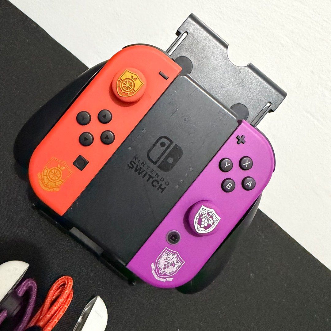 Nintendo switch Oled v1v2 Joycons Pokemon edition, Video Gaming, Gaming ...
