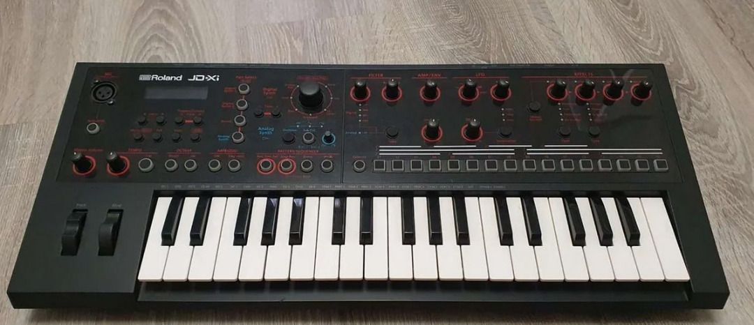 Roland JD-XI Synthesizer with Case – Like New, Hobbies & Toys, Music ...