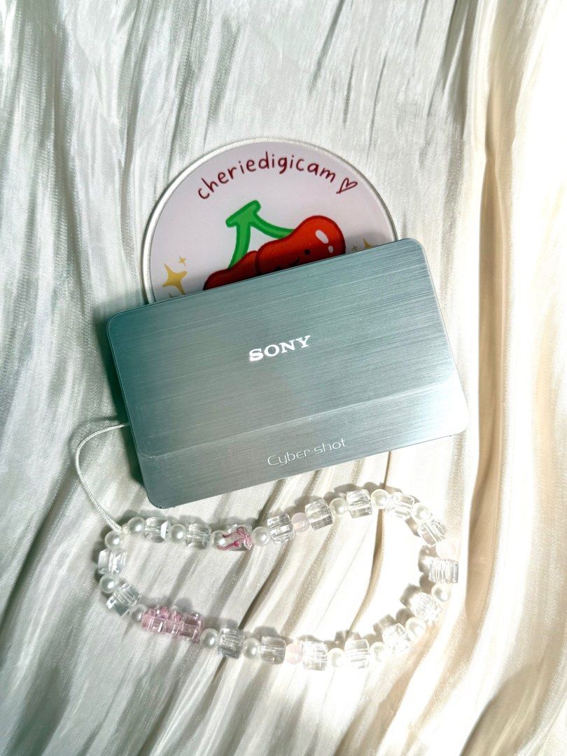 Sony Cybershot T700 Silver Digicam Digital Camera, Photography, Cameras ...