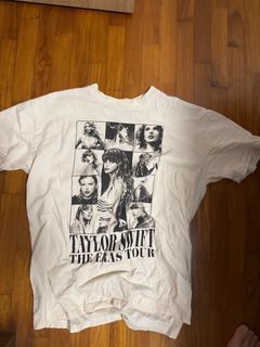 Official Taylor Swift The Eras Tour Book, Hobbies & Toys, Memorabilia ...