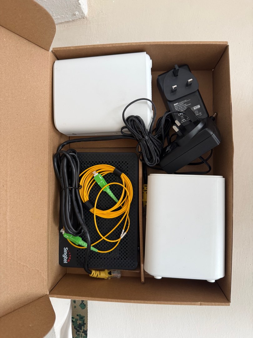 ZTE Fiber Broadband Router - Complete Set, Computers & Tech, Parts ...