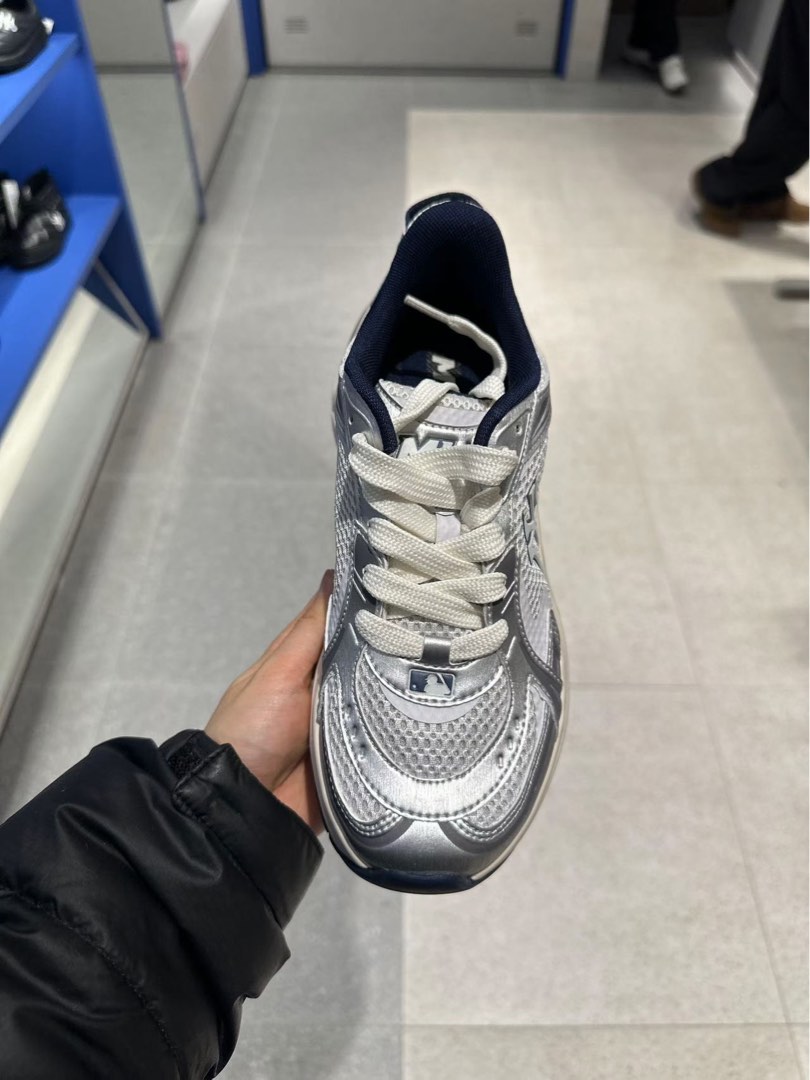 「預訂」 🇰🇷MLB CURVE RUNNER NEW YORK YANKEES 男女同款 韓國 代購, 男裝, 鞋, 波鞋 - Carousell