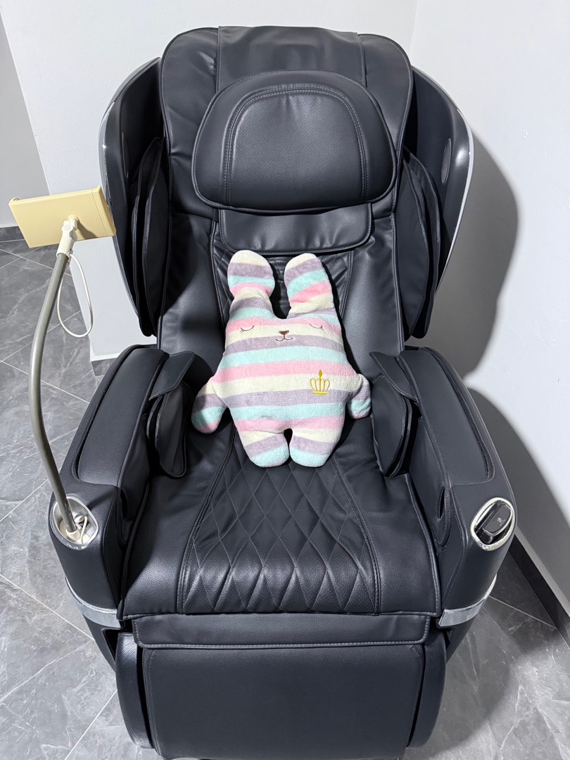 OSIM uLove2 Black Massage Chair, Health & Nutrition, Massage Devices on ...