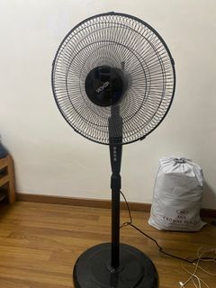 Standing Fan, Furniture & Home Living, Lighting & Fans, Fans on Carousell