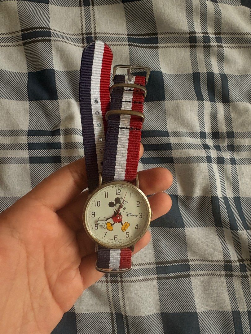 READ DESCRIPTION! *ALL NOT WORKING* Vintage Mickey Mouse Watch with ...