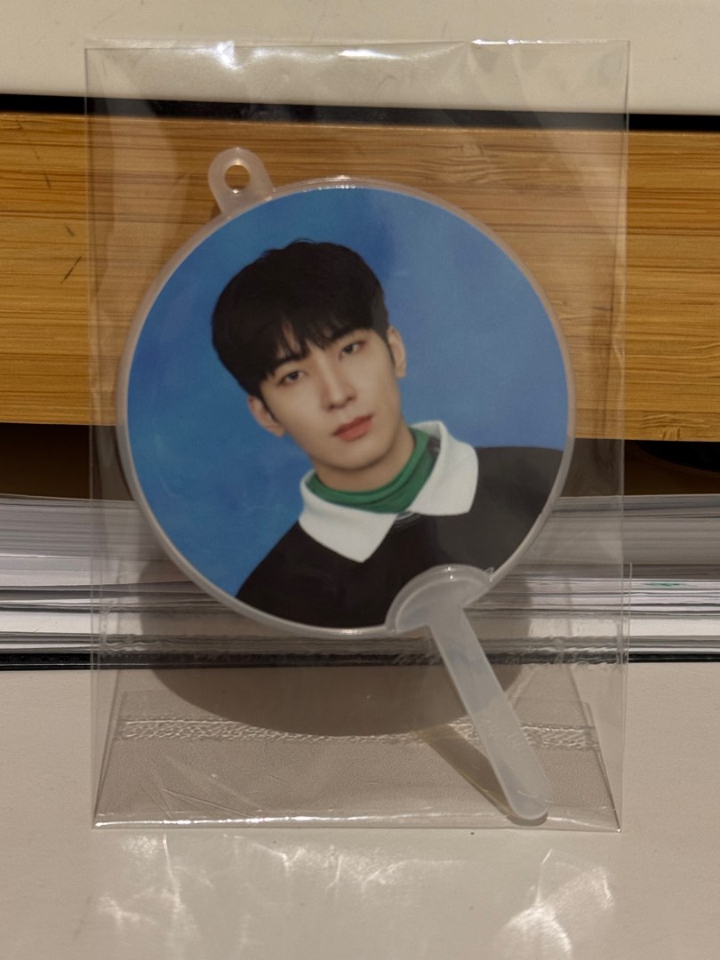 wtt/lf svt wonwoo caratland 2025 mini picket, Hobbies & Toys ...