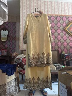 Baju kurung kuning, Women's Fashion, Muslimah Fashion, Baju Kurung ...