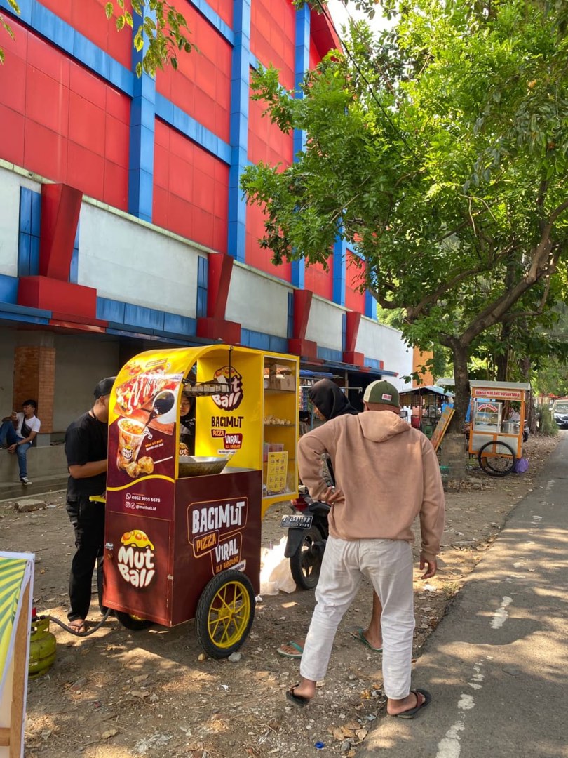 Booth tarik motor, Motor di Carousell