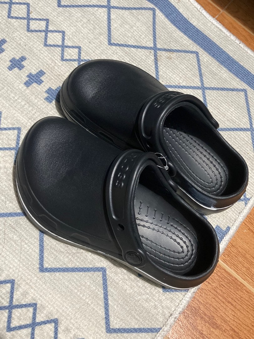 Clogs CLOSS, Men's Fashion, Footwear, Slippers & Slides on Carousell