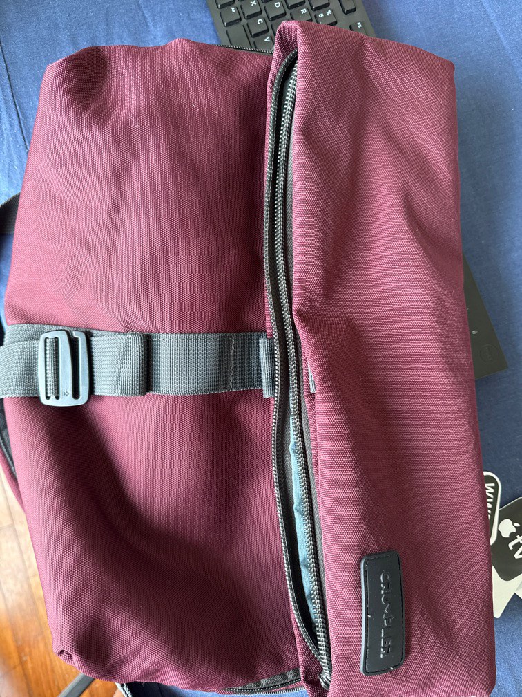 Crumpler messenger bag, Women's Fashion, Bags & Wallets, Cross-body ...