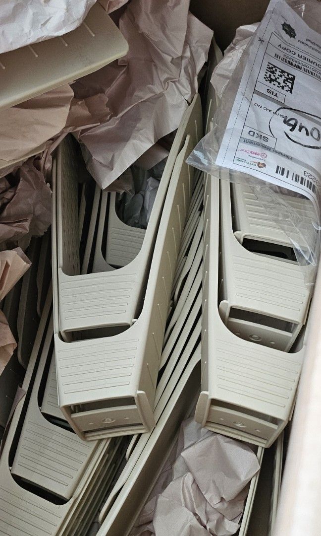 Daiso shoe divider organizer, Furniture & Home Living, Home Improvement ...