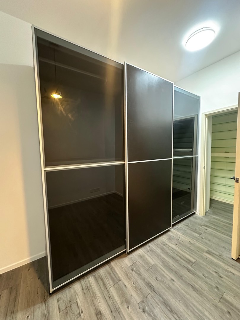 Extra Large Cabinet 巨型衣櫃, 傢俬＆家居, 傢俬, 櫃子、組合櫃及置物架 - Carousell