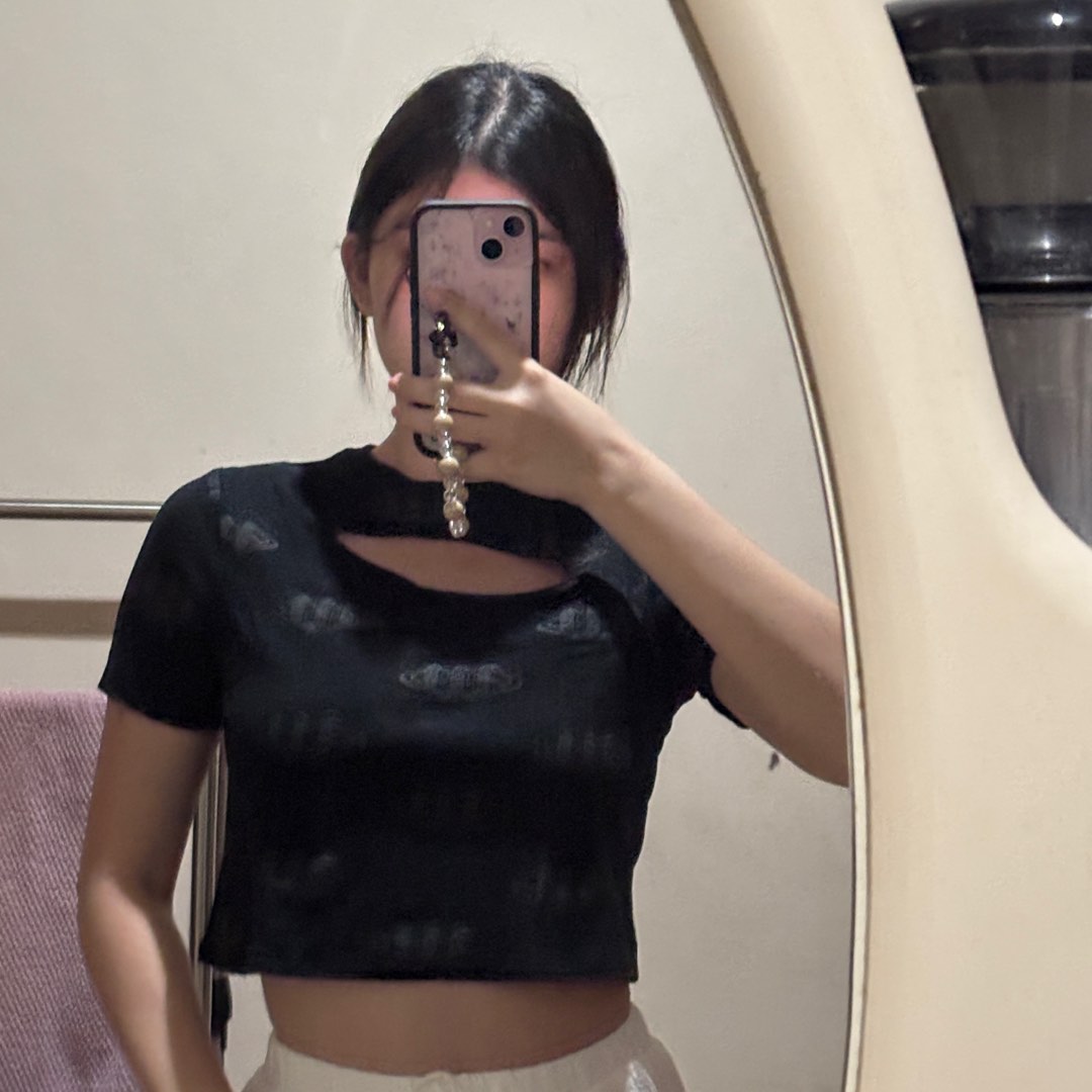 H&M itzy collab top, Women's Fashion, Tops, Shirts on Carousell