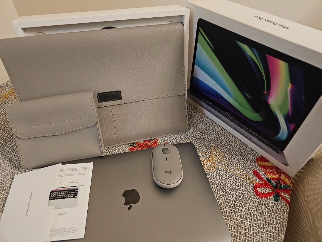 MacBook Pro (M1, 13-inch) 16GB Memory complete with mouse and laptop sleeve, Computers & Tech ...
