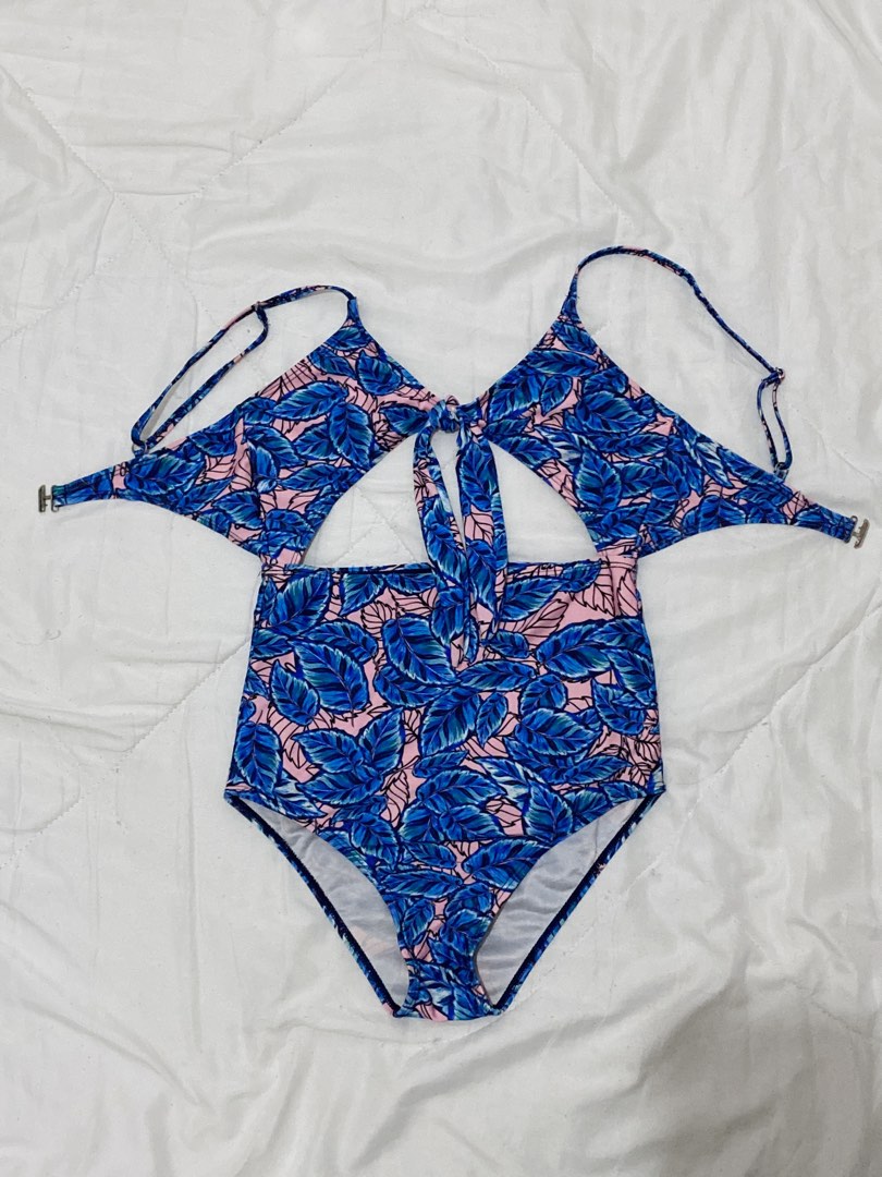 One-Piece Swimsuit – Small (Fits XS to Medium), Women's Fashion ...