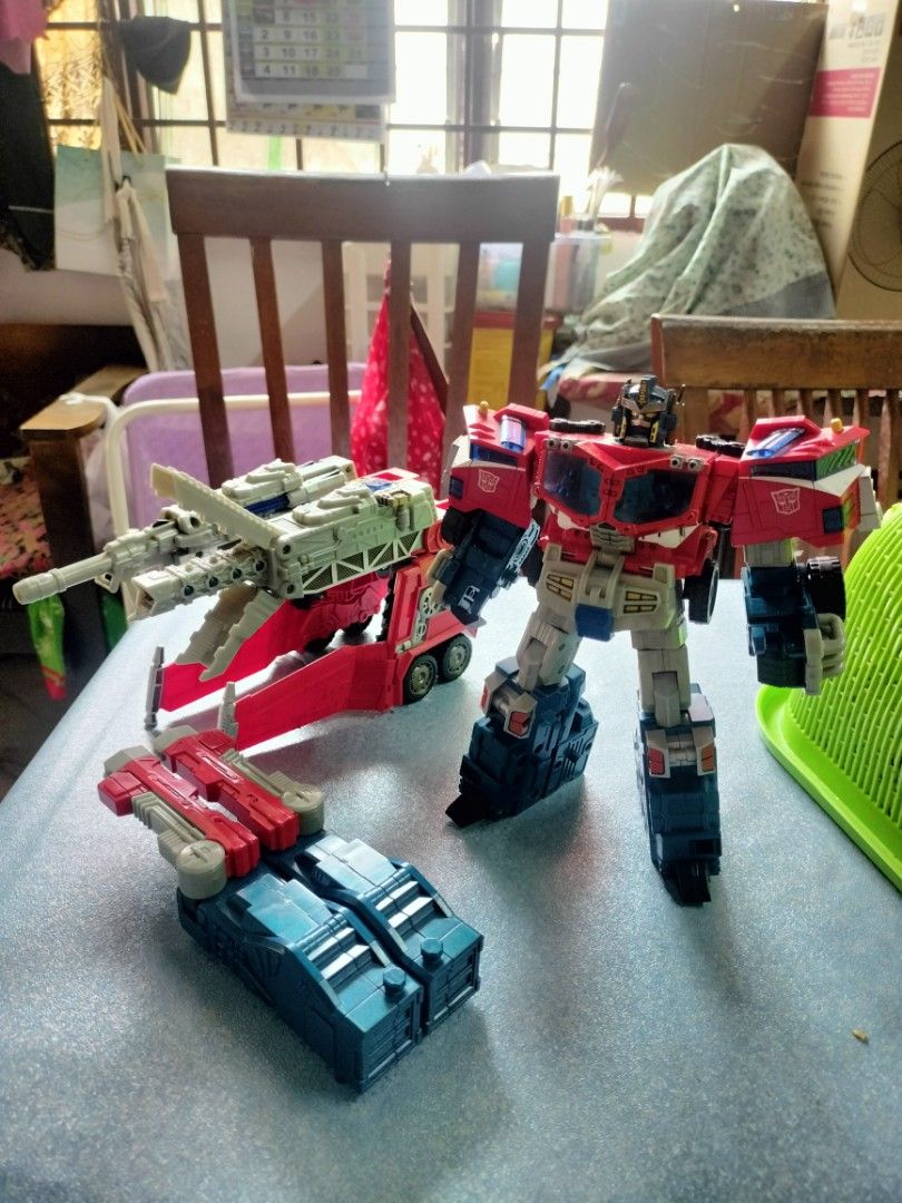 optimus prime (cyber key), Hobbies & Toys, Toys & Games on Carousell