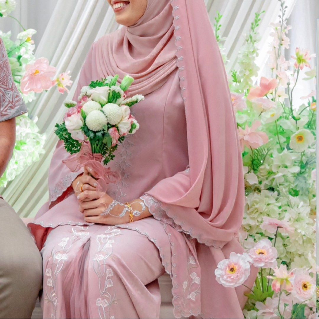 RENT SEWA - KEBARUNG HIJABISTA HUB PINK TAHIRA TUNANG WEDDING WITH VEIL ...