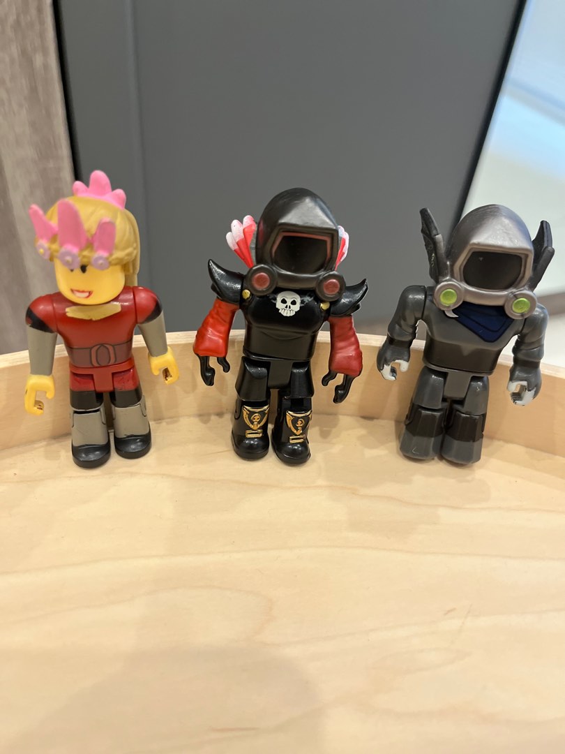 Roblox figures, Toys & Collectibles, Mainan di Carousell