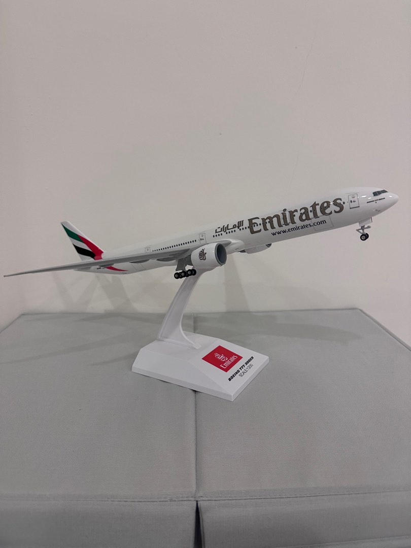 1/200 Emirates Boeing 777-300ER, Hobbies & Toys, Collectibles ...