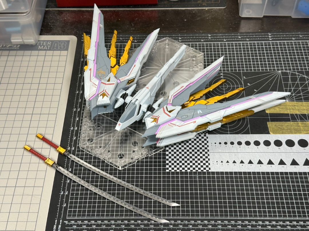 模型 代工 製作分享 模核造物 1/100 Proud Defender 白色斬擊飛行背包 驕傲捍衛者 Mighty Strike ...