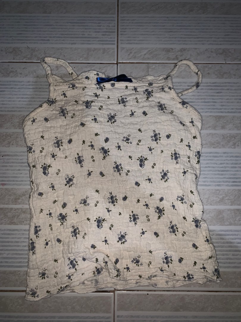 Coquette Top, Women's Fashion, Tops, Sleeveless on Carousell