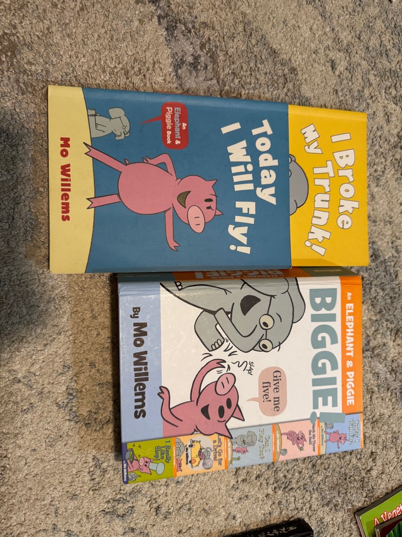 Elephant and piggie books by Mo willems, Hobbies & Toys, Books ...