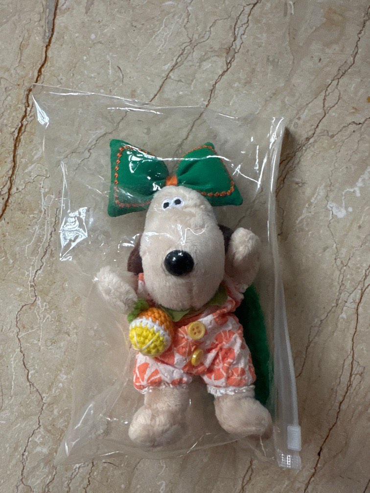 Gromit keychain loop Plushie, Hobbies & Toys, Toys & Games on Carousell