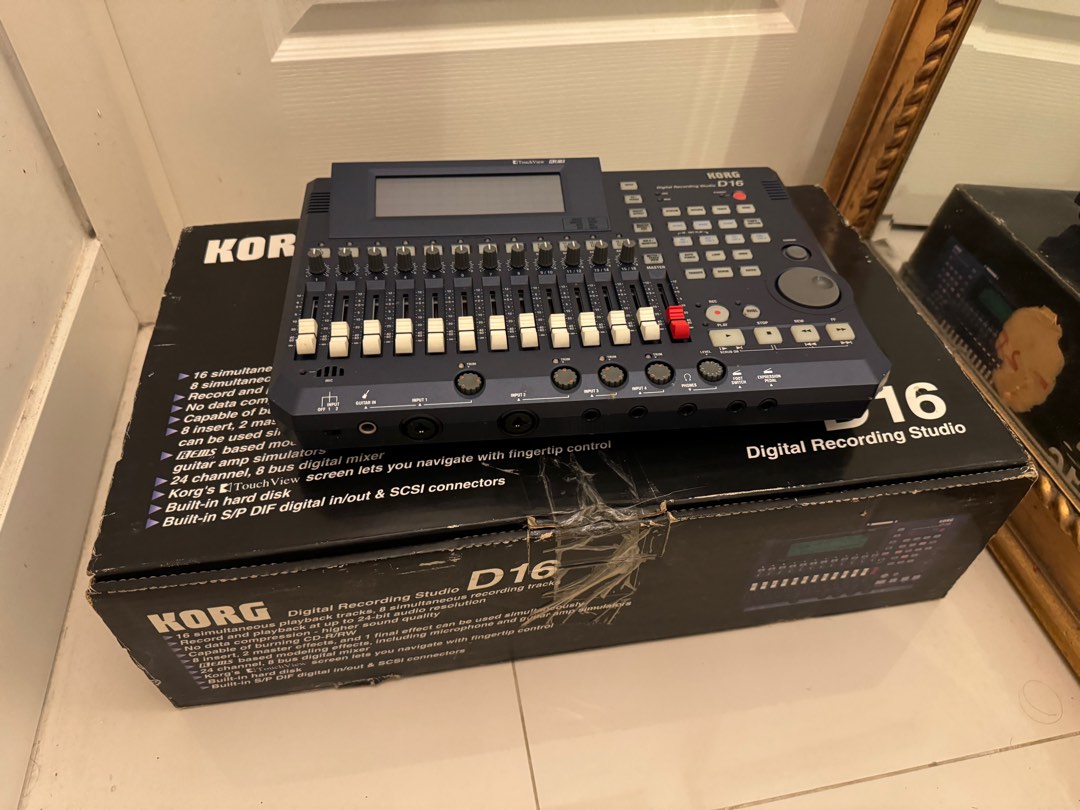 KORG D16 Digital Recording Studio 16軌數碼錄音平台, 興趣及遊戲, 音樂、樂器 & 配件, 樂器 - Carousell
