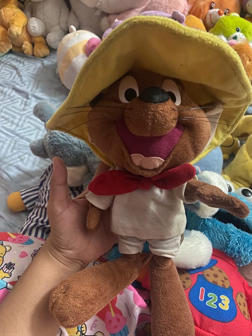 Looney too vintage, Hobbies & Toys, Toys & Games on Carousell