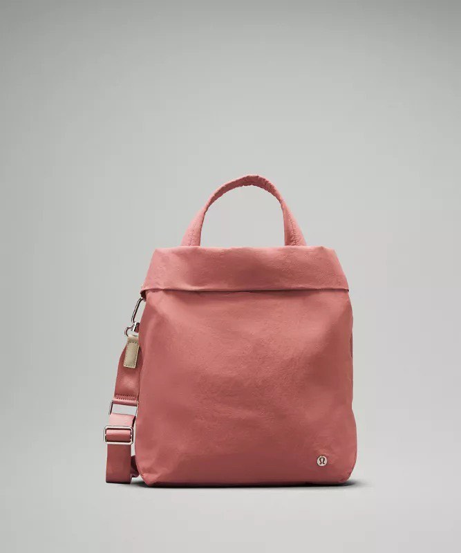 Lululemon On My Level 2.0 Bag, Women's Fashion, Bags & Wallets, Tote ...