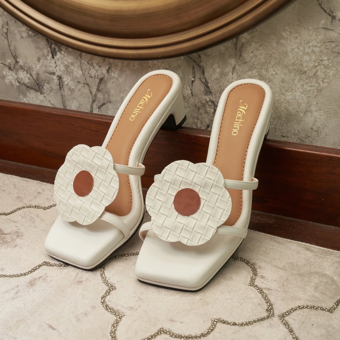 MACHINO LADY HANA WHITE HEELS, Women's Fashion, Footwear, Heels on ...