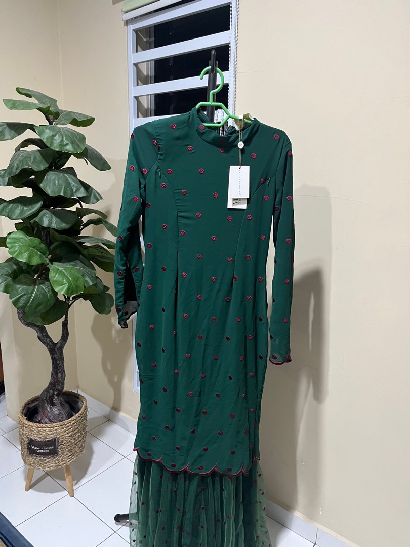 NEW LEEYANARAHMAN, Women's Fashion, Muslimah Fashion, Baju Kurung ...