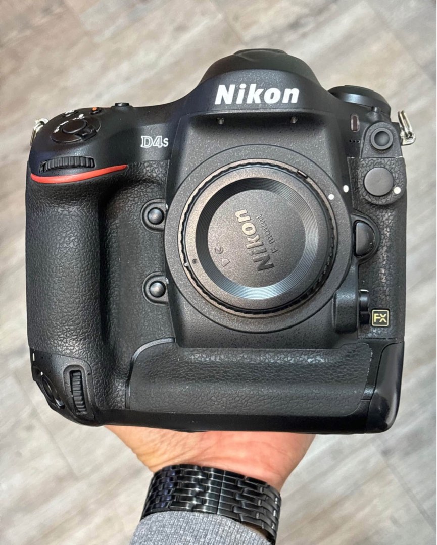 NIKON D4s BODY SHUTTER COUNT 100k+, Photography, Cameras on Carousell