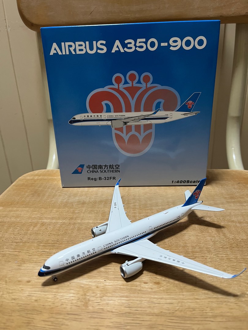 Panda Model 1/400 China Southern A350-900 Die Cast Aircraft, 興趣及遊戲, 玩具 ...