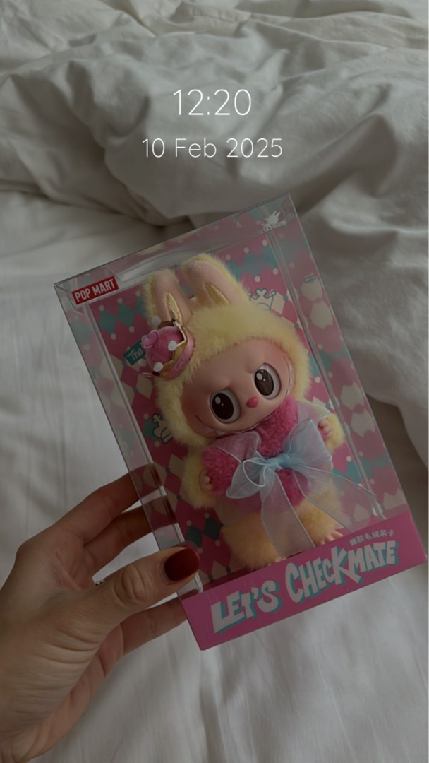 popmart labubu let's checkmate series queen pendant, Hobbies & Toys ...